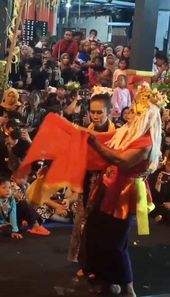 Adat Ritual Tolak Bala Tari Seblang, Bukti Budaya Banyuwangi Tetap Lestar