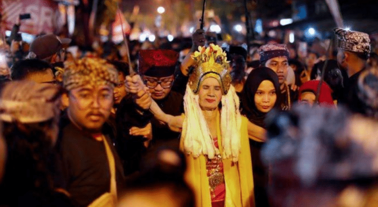 Tari Seblang Bakungan: Mengulas Sejarah, Makna, dan Filosofi Tradisi ...