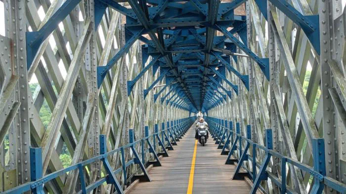 Drama Mencekam di Jembatan Cirahong Tasikmalaya: Tukang Cilok Asal ...